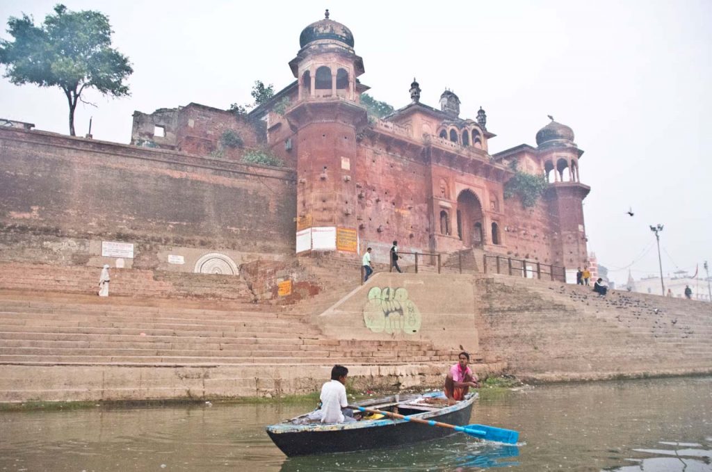 Ghats of Varanasi and Ganga River - My Simple Sojourn