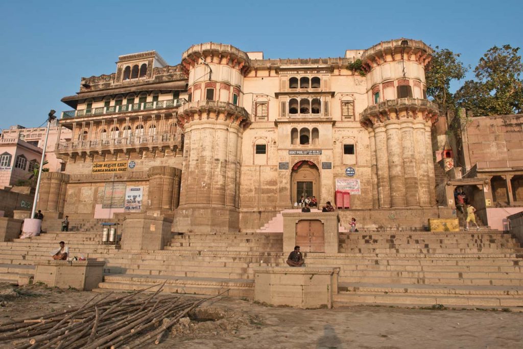 Ghats of Varanasi and Ganga River - My Simple Sojourn