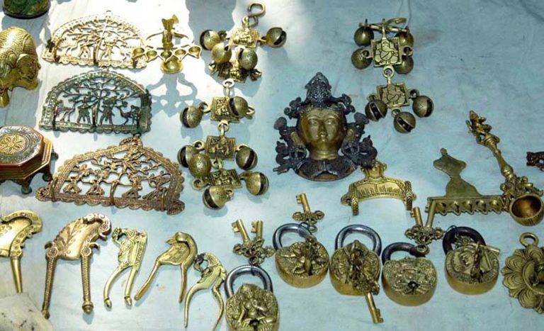 25 Unique Indian Souvenirs and What to buy in India - My Simple Sojourn