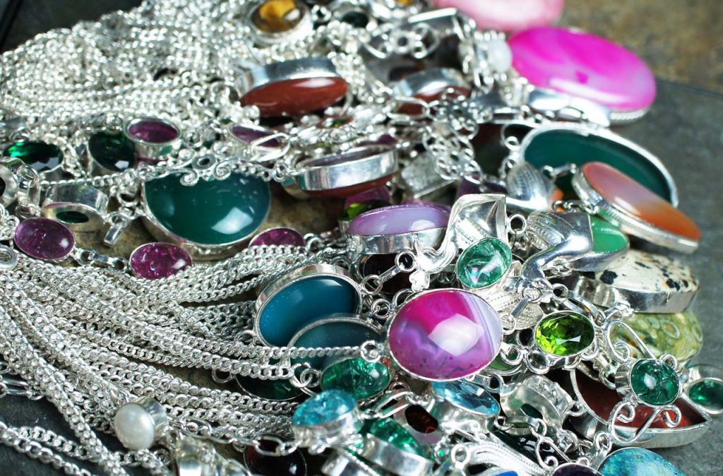 25 Unique Indian Souvenirs and What to buy in India - My Simple Sojourn