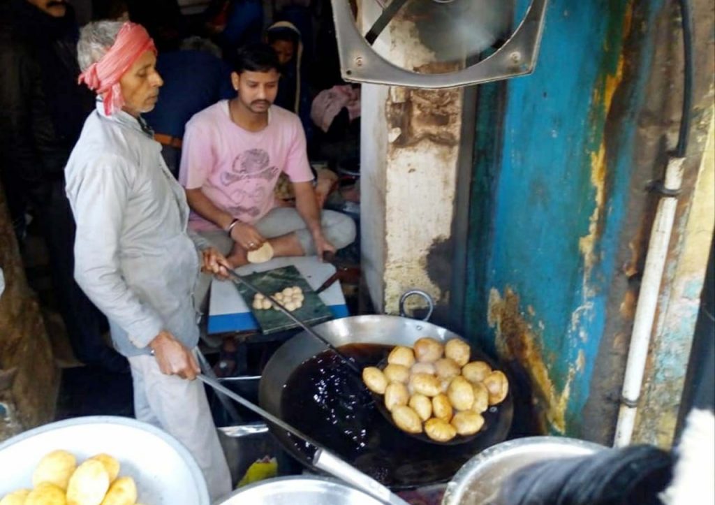 Street food of Varanasi and Other places to eat - My Simple Sojourn